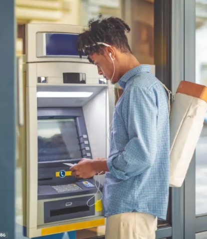 Embracing Cash: The Surprising Trend Among Millennials and Gen Z